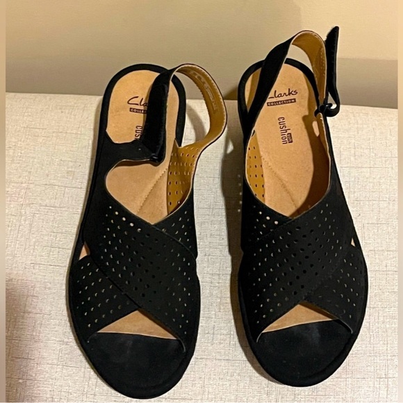 Clarks | Shoes | Clarks Black Opentoe Sandals With Slingback Strap Size ...